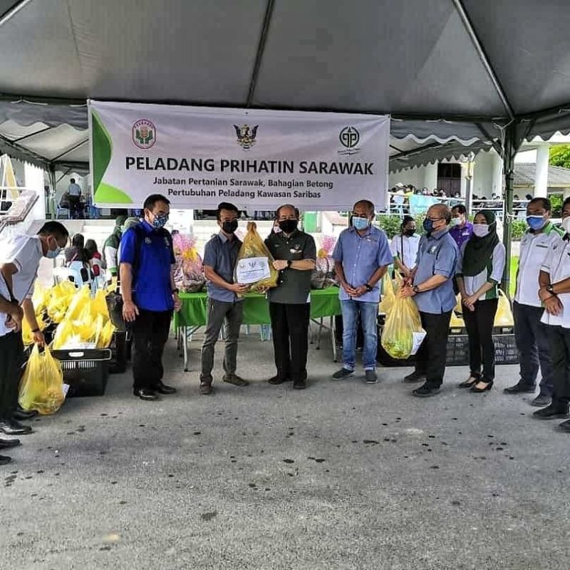 Majlis Penyerahan Produk Pertanian kepada Frontliners yang bertugas di ...